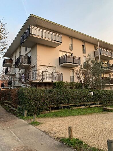 Appartement à louer - Sainte-Geneviève-des-Bois - 3 pièces - 2 chambres