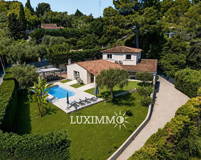 Maison 8 pièces à Mougins, Le Colombier, Colombe, Cabrières, Le Bordé, à vendre