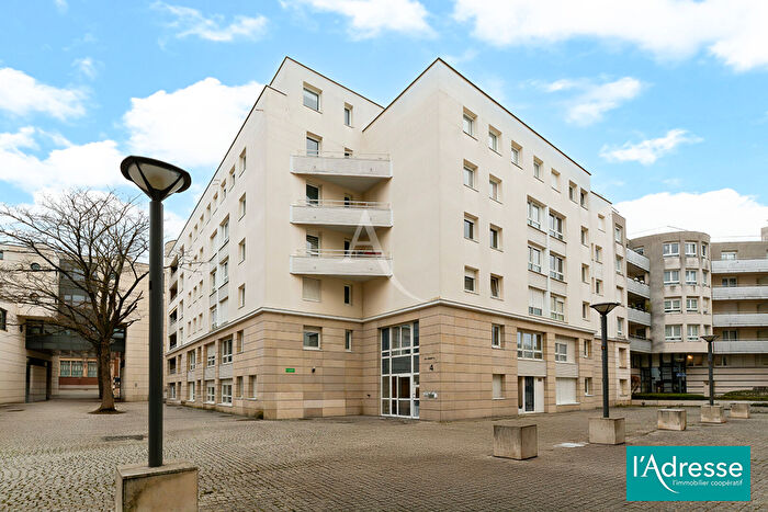 Appartement à vendre - Reims, Centre-ville - 3 pièces - 2 chambres