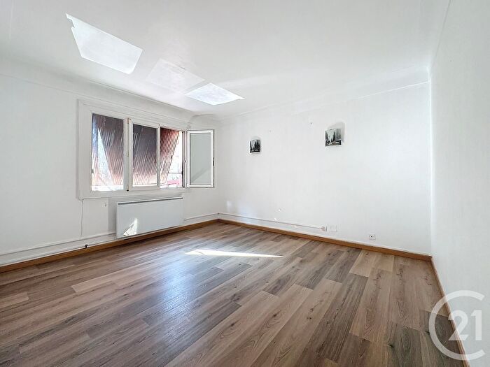 Appartement à louer - Dampierre-les-Bois - 6 pièces - 4 chambres