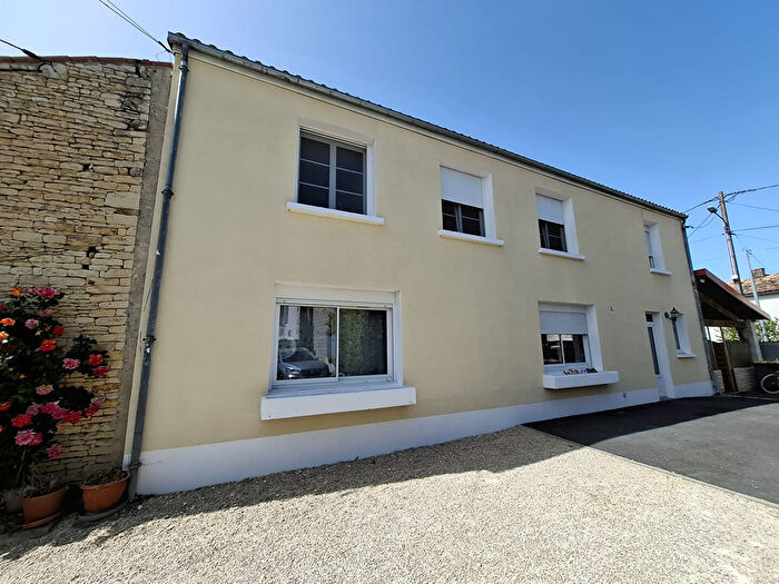 Maison 8 pièces à vendre - Saint-Hilaire-la-Palud