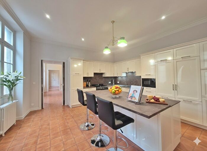 Béziers, Centre-ville, Palais des Congrès, Garibaldi, Gambetta : Appartement 6 pièces à vendre