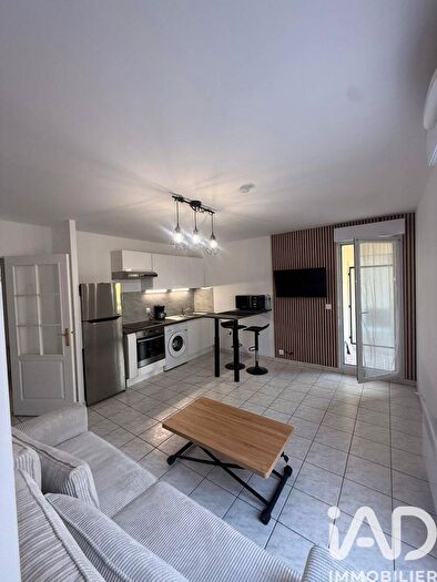 Appartement à louer - Ormeteau, Morangis - 1 pièce