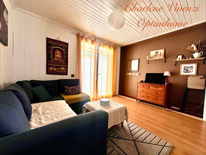 Bourg-Madame : Appartement 3 pièces à vendre