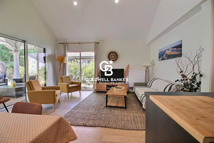 La Teste-de-Buch, Centre-ville : Maison 5 pièces à vendre