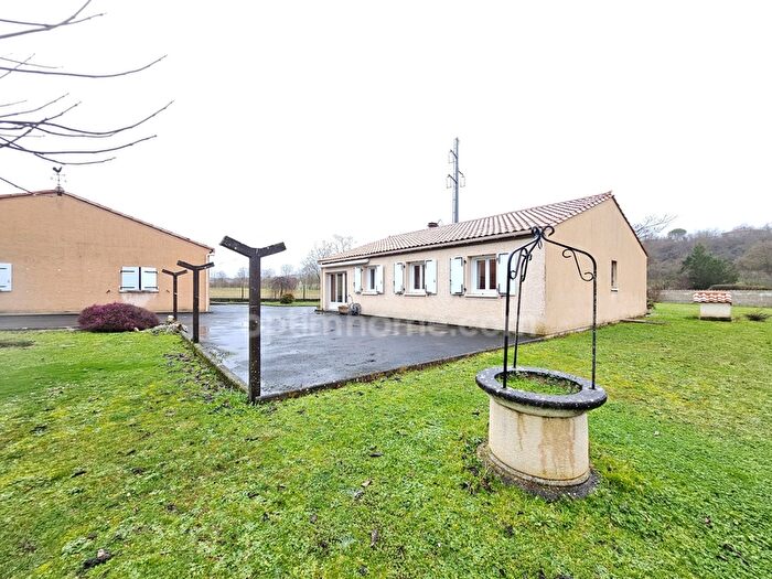 Maison à vendre - Touvre - 5 pièces - 3 chambres