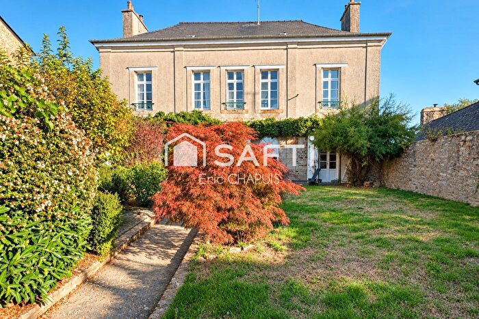 Saint-Aubin-du-Cormier - Maison 8 pièces à vendre