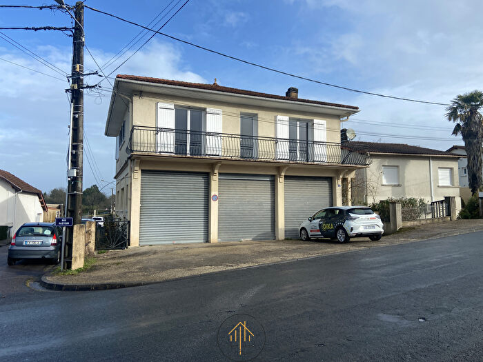 Maison à vendre - Chalais - 4 pièces - 2 chambres