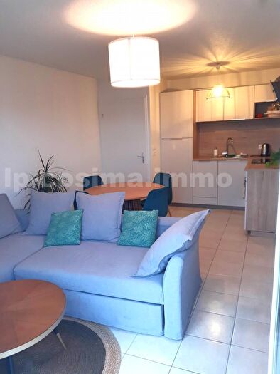 Appartement à louer - Sud, Ville-la-Grand - 3 pièces - 2 chambres
