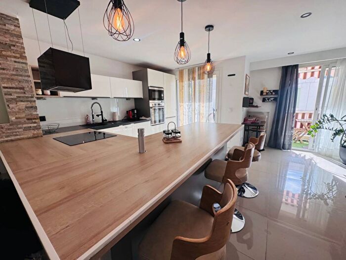 Appartement à louer - Pasteur, Nice - 2 pièces - 1 chambre