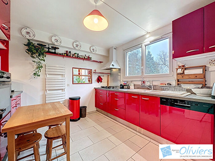 Maison à vendre - Voisins-le-Bretonneux - 7 pièces - 5 chambres