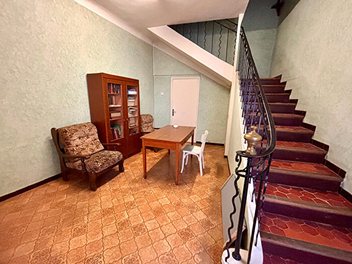 Maison à vendre - Saint-Cannat - 8 pièces - 3 chambres