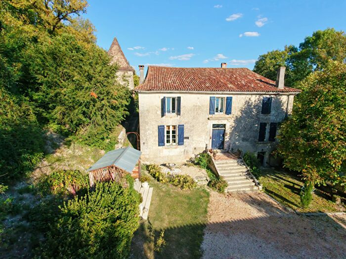 Maison 11 pièces à Comberanche-et-Épeluche, à vendre
