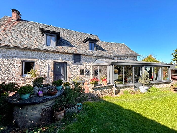 Maison à vendre - Saint-Bonnet-près-Bort - 5 pièces - 2 chambres