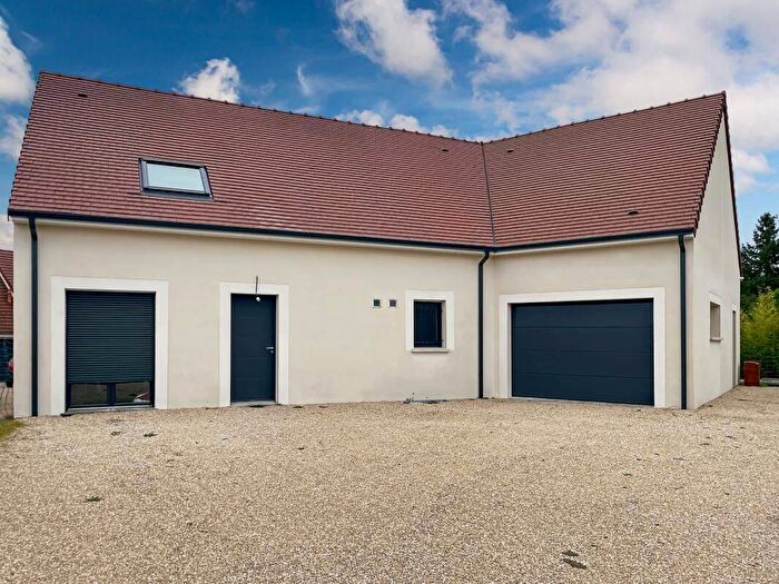Maison 5 pièces à Marcilly-en-Villette, à louer