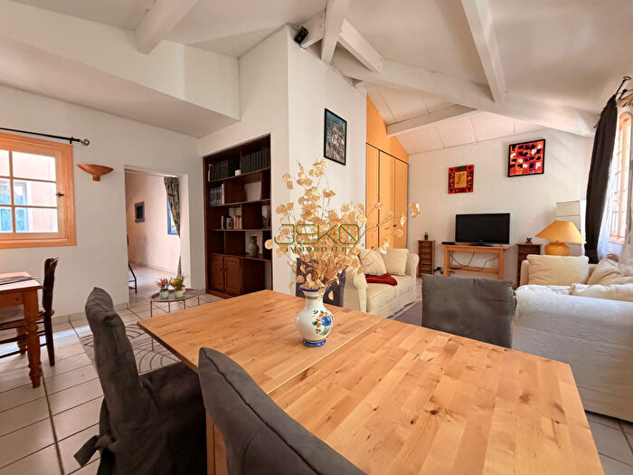 Appartement 4 pièces à Nîmes, Ecusson, Arènes, à vendre