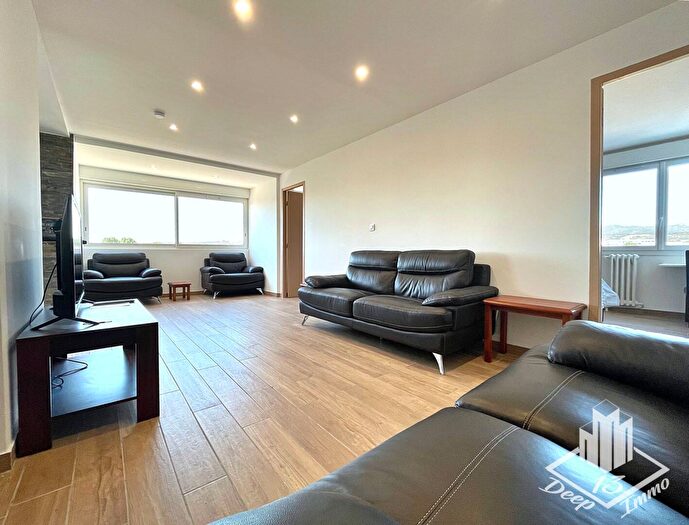 Appartement à louer - Marseille ème arrondissement - 4 pièces - 3 chambres