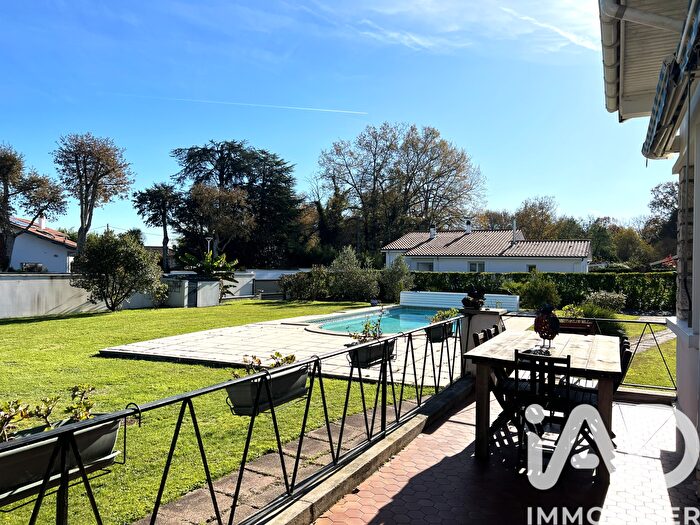 Maison à vendre - Saint-Pierre-du-Mont - 5 pièces - 4 chambres