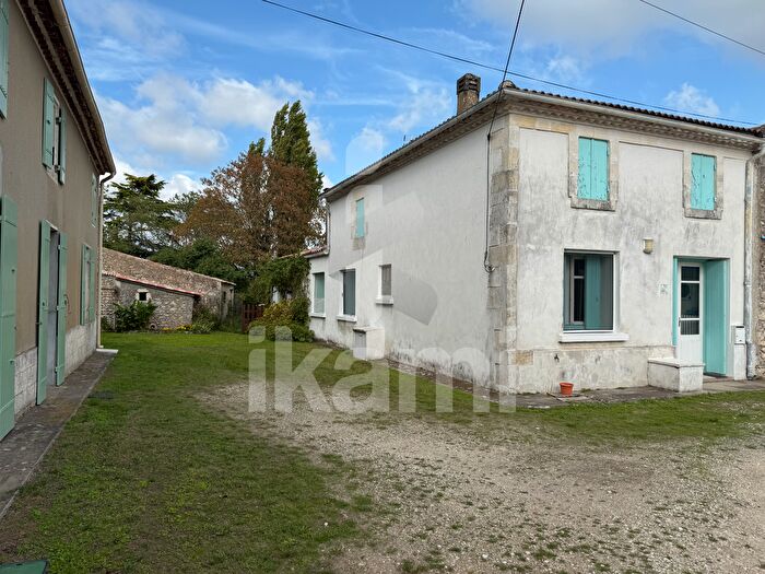 Maison à vendre - Corme-Écluse - 4 pièces - 3 chambres