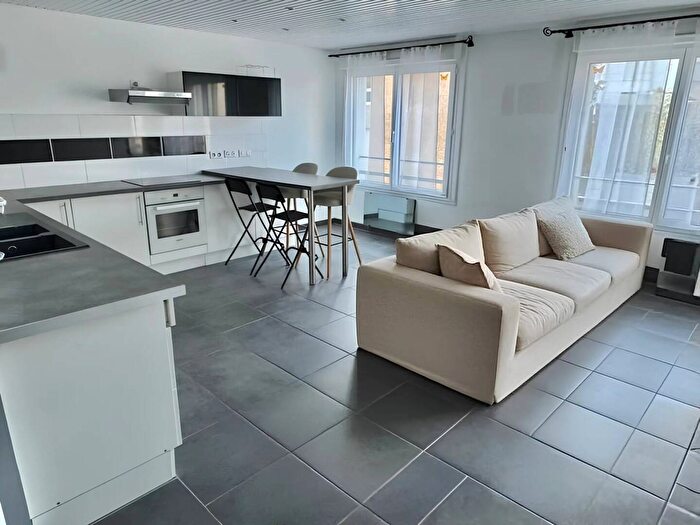 Appartement à louer - Bordeaux - 3 pièces - 1 chambre