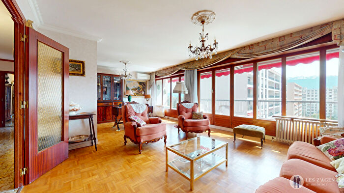 Appartement à vendre - Échirolles, Bayard, La Luire, Vicose, Comboire - 5 pièces - 3 chambres