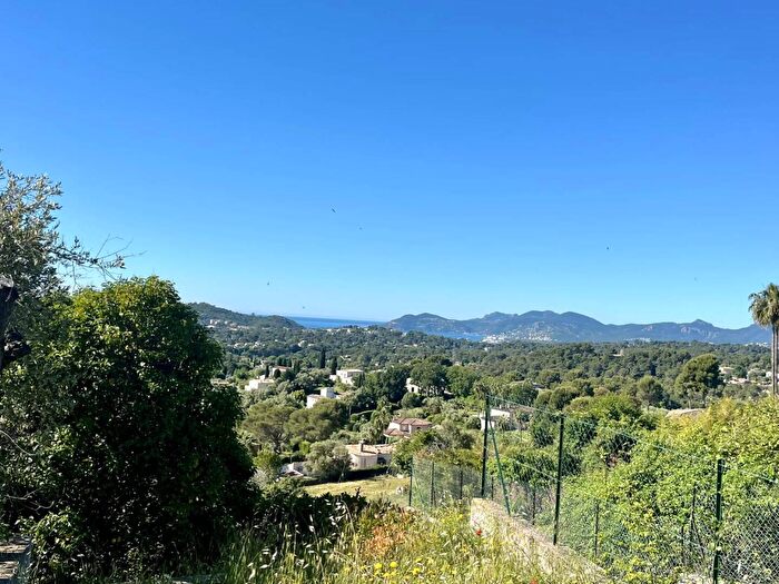 Appartement 2 pièces à Village-Le Val-Cabrieres, Mougins, à louer