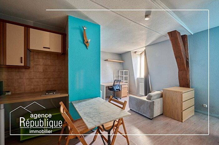 Appartement à louer - Grangier, Dijon - 1 pièce