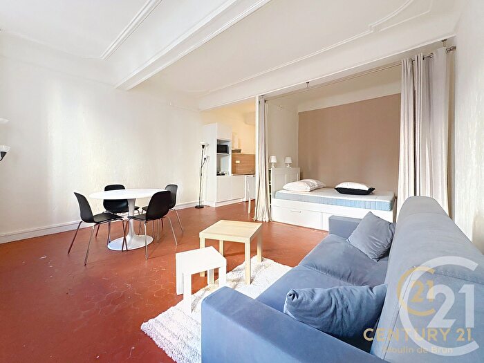 Appartement à louer - Grasse, Centre-ville Nord - 1 pièce