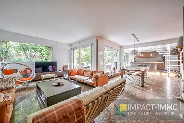 Appartement à vendre - Paris e  - 7 pièces - 4 chambres