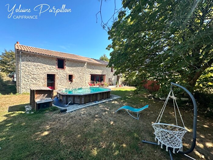 Les Brouzils : Maison 6 pièces à vendre