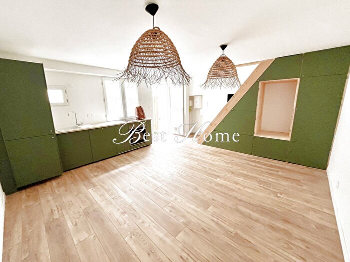 Appartement à louer - Nîmes - 3 pièces - 2 chambres