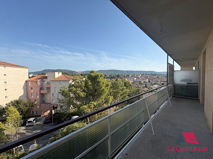Aubagne, Pin Vert, Ceinture Est : Appartement 3 pièces à louer