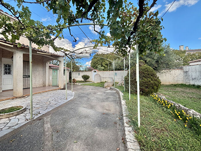 Maison à vendre - Saint-Martin-de-Crau - 3 pièces - 2 chambres