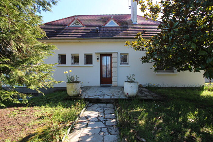 Maison à vendre - Châtellerault, Sud Ouest - 10 pièces - 5 chambres