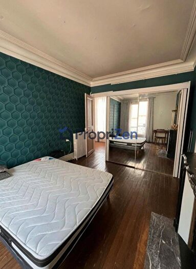 Appartement à louer - Faubourg du Temple-Hôpital Saint Louis, Paris ème arrondissement - 4 pièces - 2 chambres