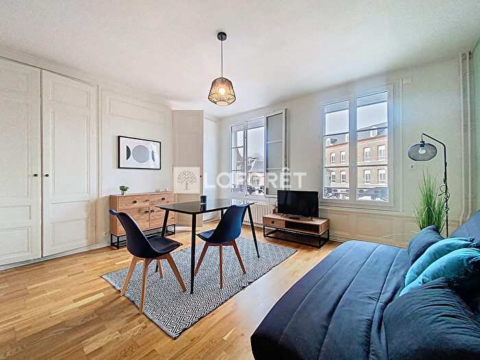 Appartement à louer - Elbeuf, Parc Saint-Cyr - 1 pièce