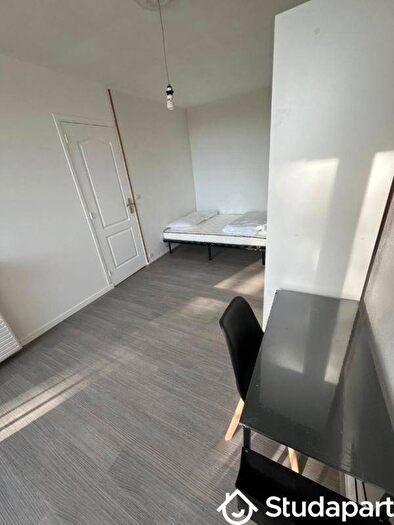 Appartement à louer - La Raviniere, Osny - 1 pièce - 4 chambres