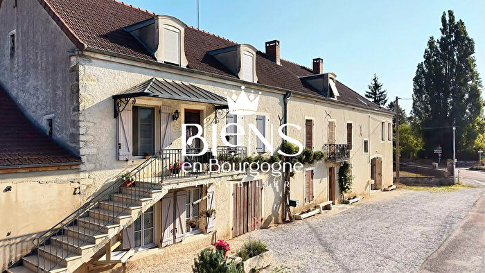 Nolay : Maison 20 pièces à vendre