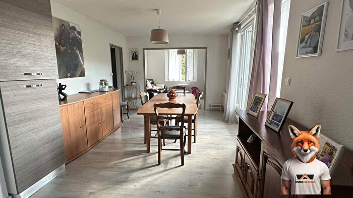 Appartement à vendre - Ornans - 4 pièces - 2 chambres