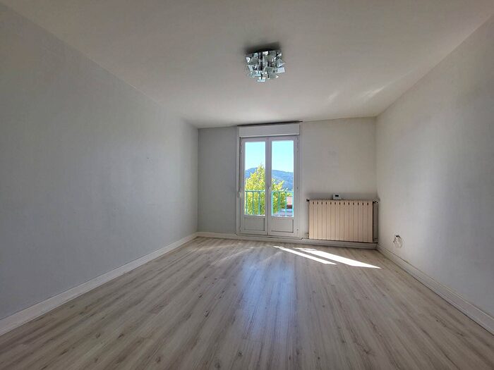 Appartement à louer - Saint Roch, Saint-Dié-des-Vosges - 3 pièces - 2 chambres