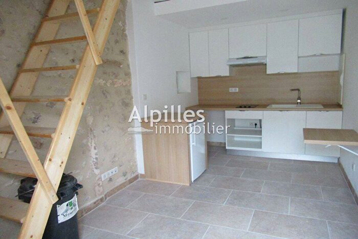 Maison à louer - Mouriès - 1 pièce - 1 chambre