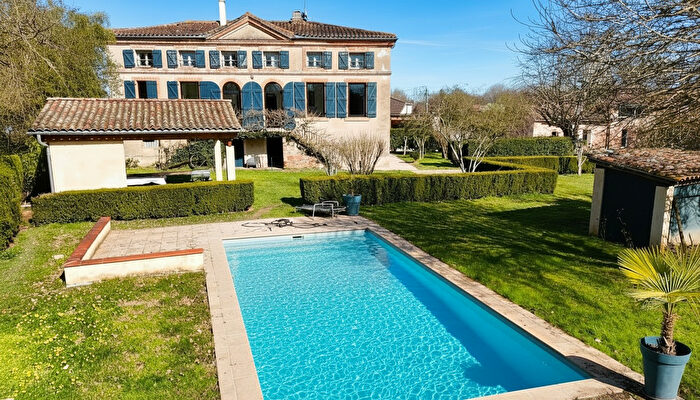 Montauban, Pays-Bas : Maison 8 pièces à vendre