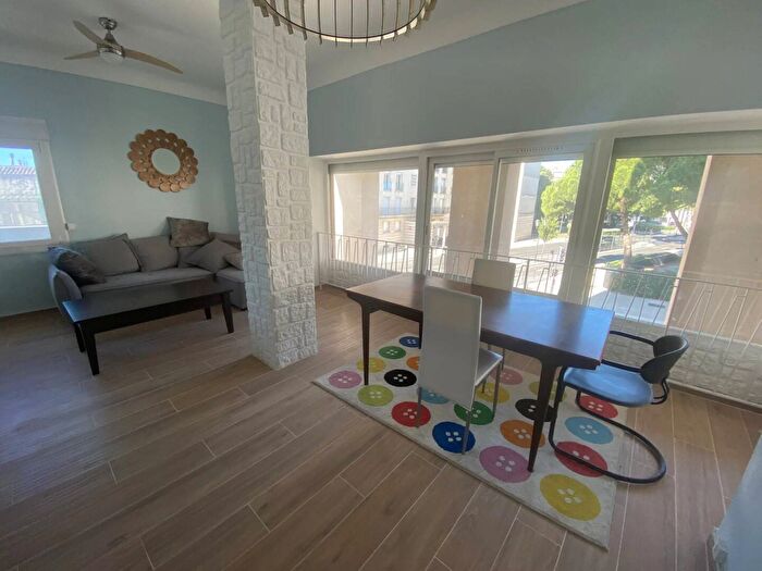Jardins de la Fontaine, Nîmes : Appartement 3 pièces à louer