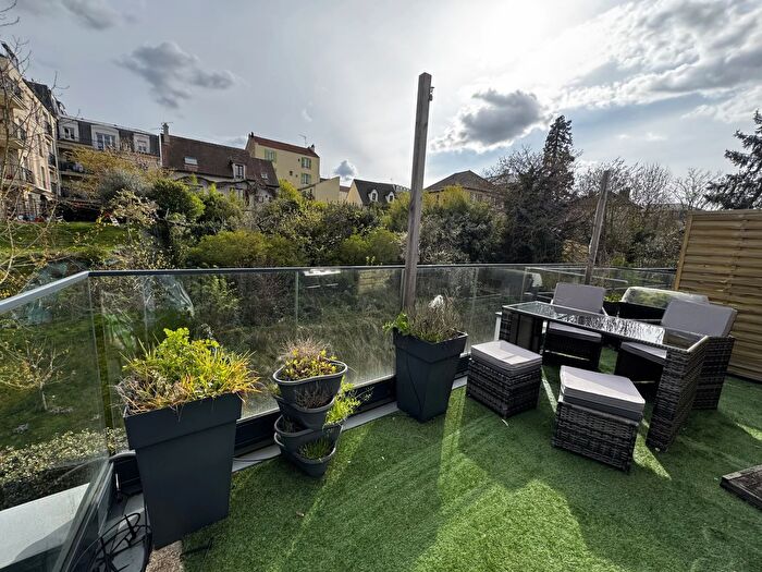 Appartement à vendre - Saint-Cyr-lécole, Hôtel de ville - 5 pièces - 4 chambres