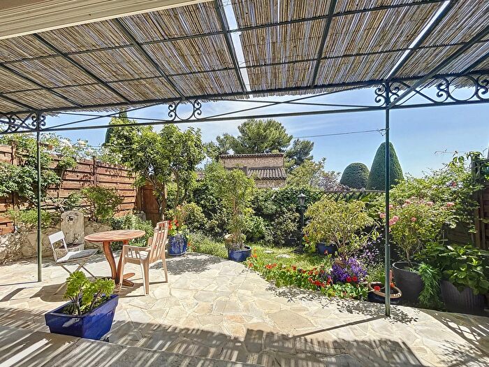 Maison à vendre - Mougins, Le Colombier, Colombe, Cabrières, Le Bordé - 6 pièces - 3 chambres