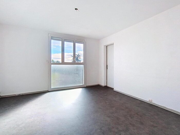 Appartement à louer - Perpignan, Moulin-à-Vent, Vertefeuille - 3 pièces - 2 chambres