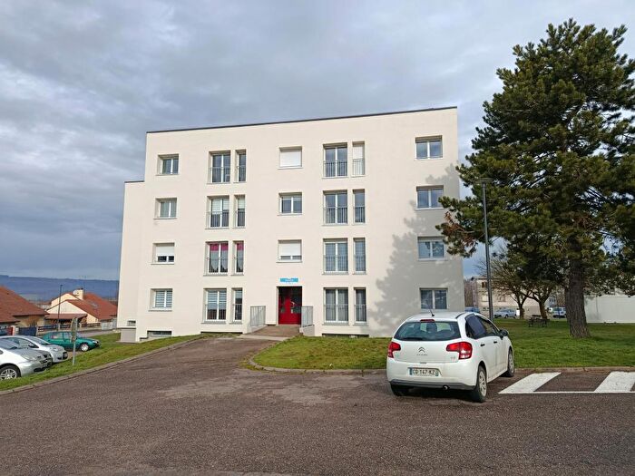 Appartement 4 pièces à Neufchâteau, à louer