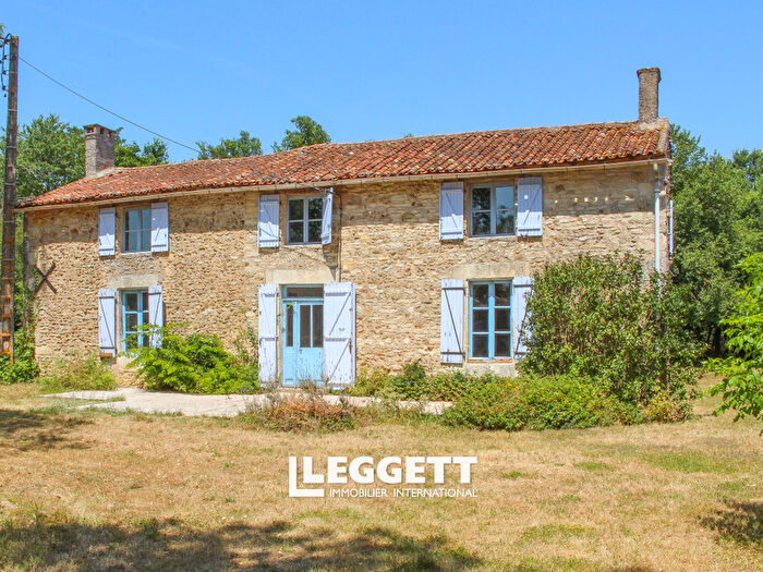 Maison 8 pièces à Chalandray, à vendre