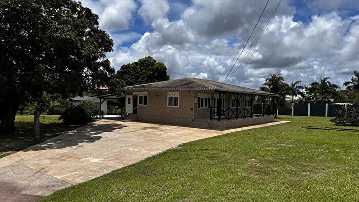 Maison à vendre - Remire-Montjoly - 5 pièces - 3 chambres