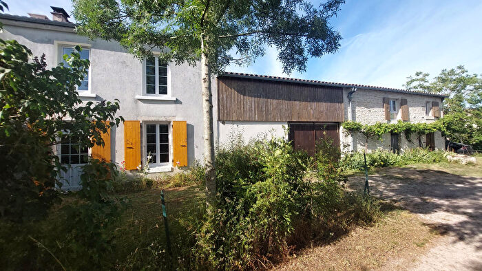 Le Vanneau-Irleau : Maison 5 pièces à vendre